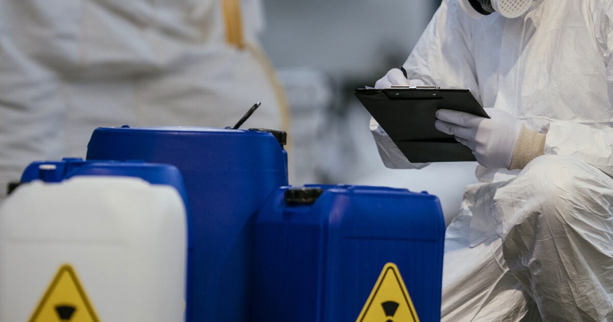 Dominant • 10 steps for a safe chemical cleaning storage